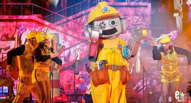 Handyman’s Clues Just Blew Up The Masked Singer And The Judges ...